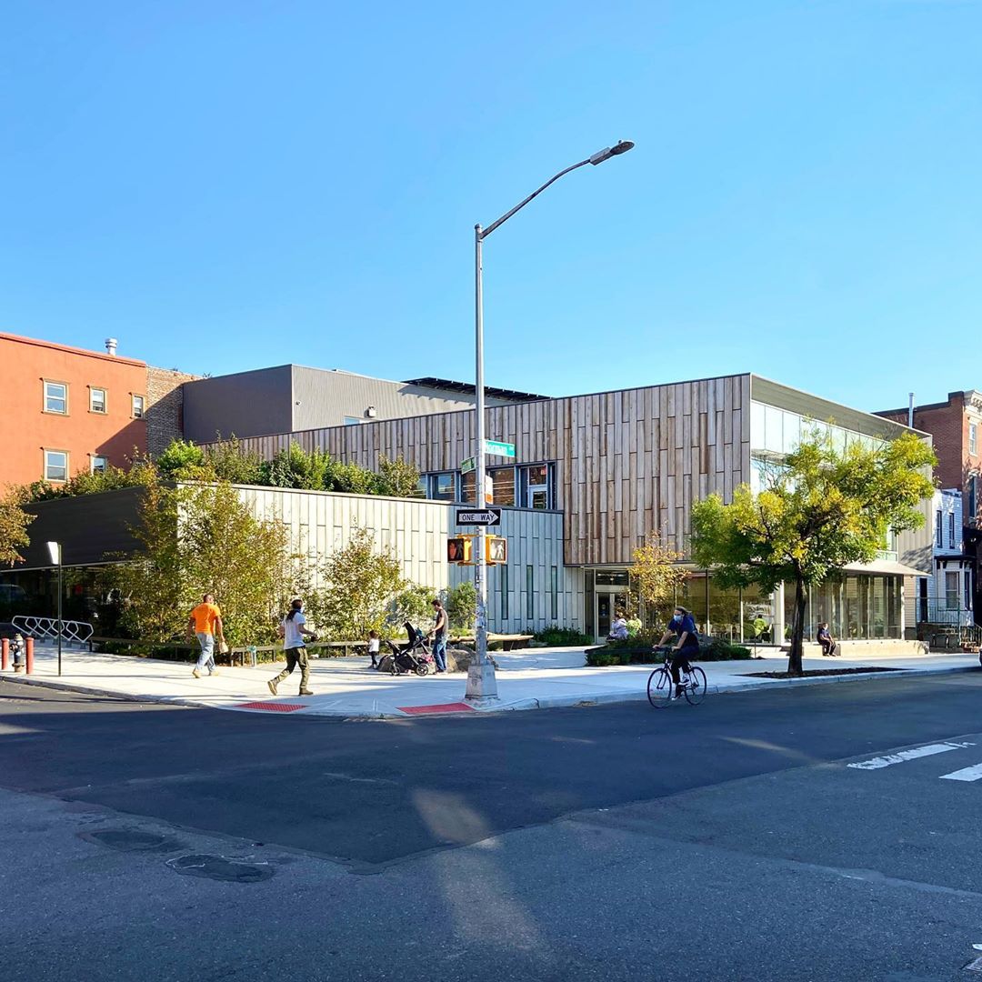 Greenpoint Library Lobby Service Launches October 20 - Greenpointers