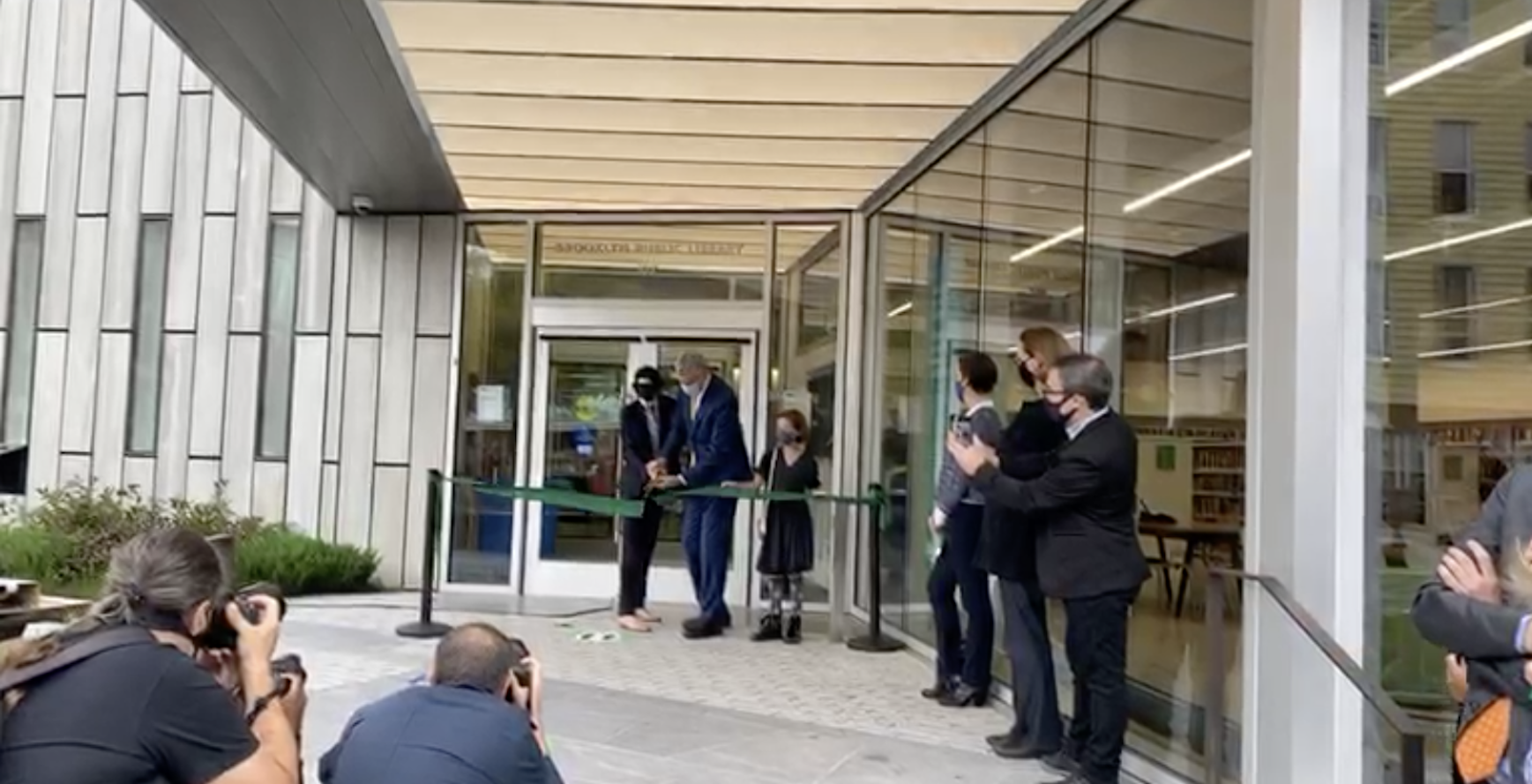 de Blasio Ribbon Greenpoint Library - Greenpointers