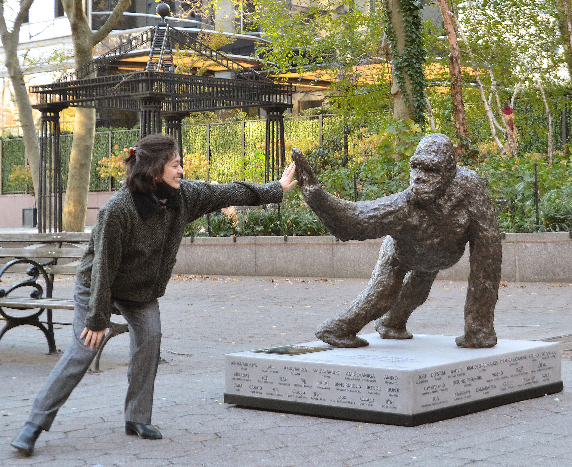 Get Ready to Meet Newtown Barge Park's Newest Inhabitant: Peace Gorilla - Greenpointers