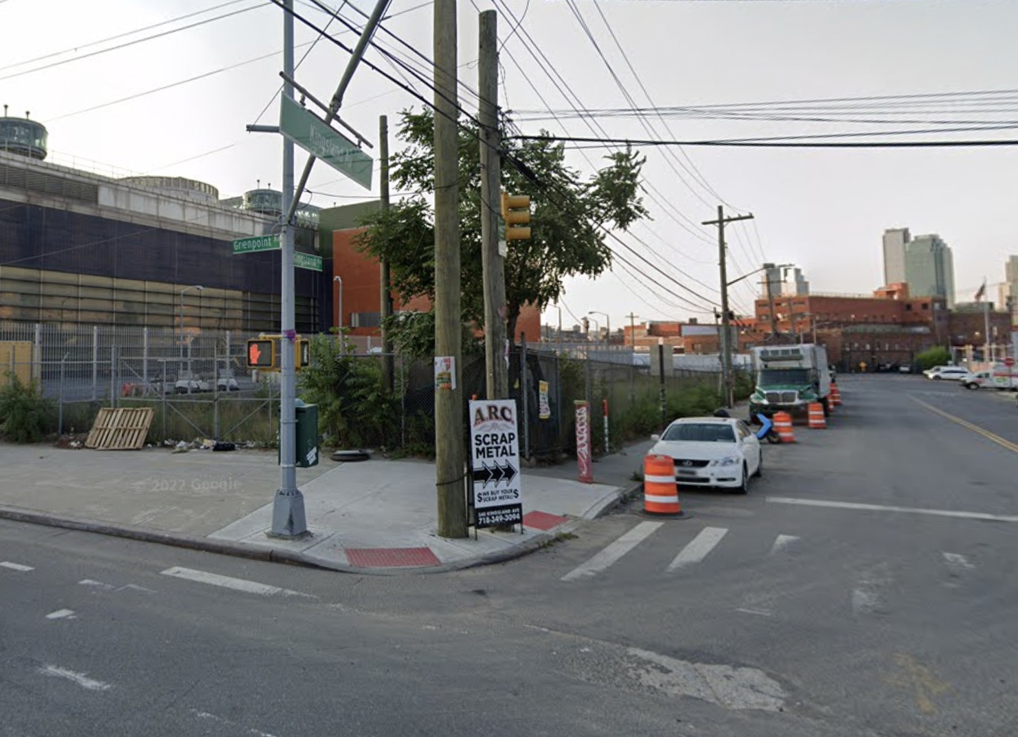 BREAKING: Moped Driver Killed by Truck at Greenpoint Avenue and Kingsland Avenue - Greenpointers