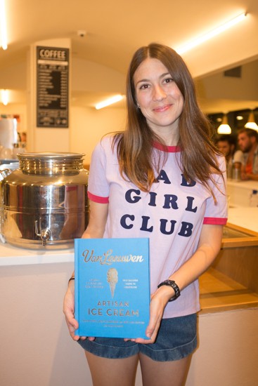 LAURA_ONEIL_VAN_LEEUWEN_WILLIAMSBURG_ROSIE_DE_BELGEONNE - Greenpointers