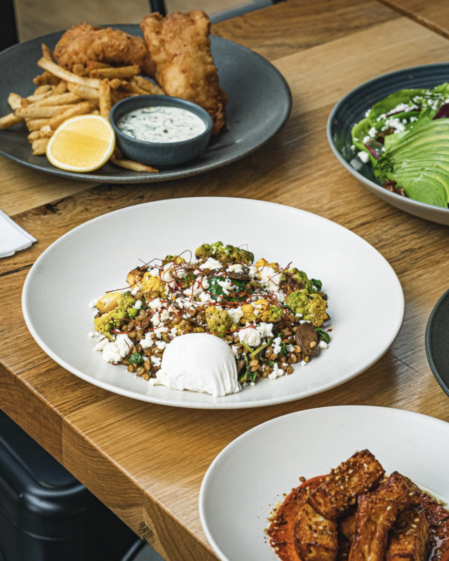 Williamsburg's New Isla & Co. Has a Dish for Everyone - Greenpointers
