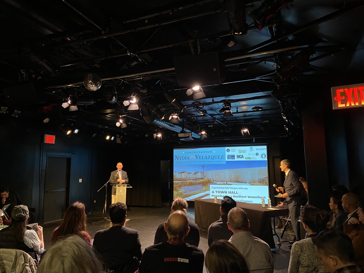 Locals React to Plan to Add 15 Ft. Tall Seawall to Greenpoint ...